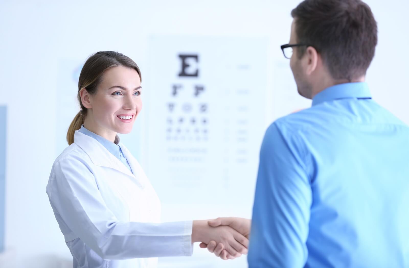 Can You Wear Reading Glasses with Contacts? | San Clemente